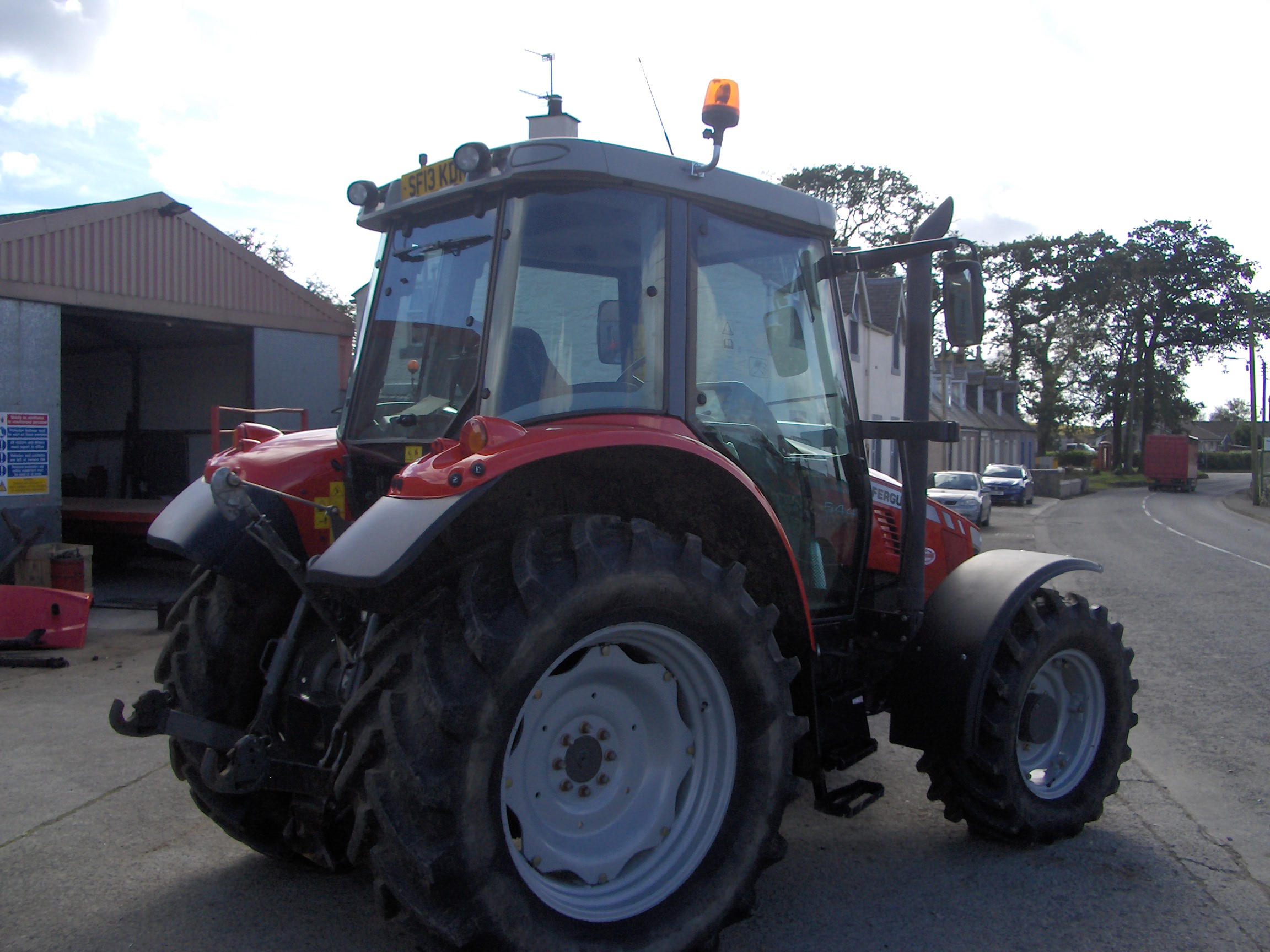 Massey Ferguson 5440 Dyna 4 - Davidson Tractors
