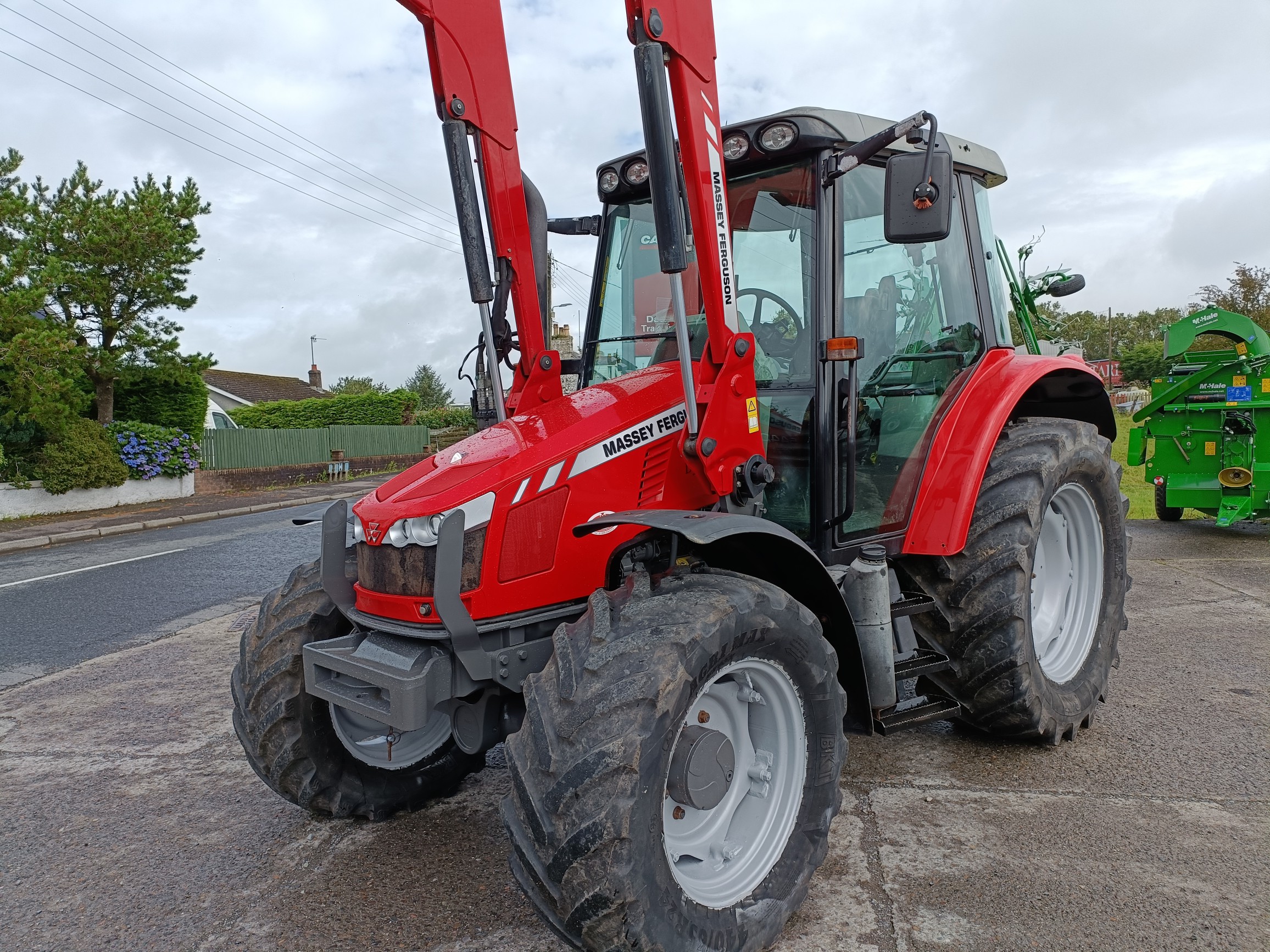 Massey Ferguson 5440 - Davidson Tractors